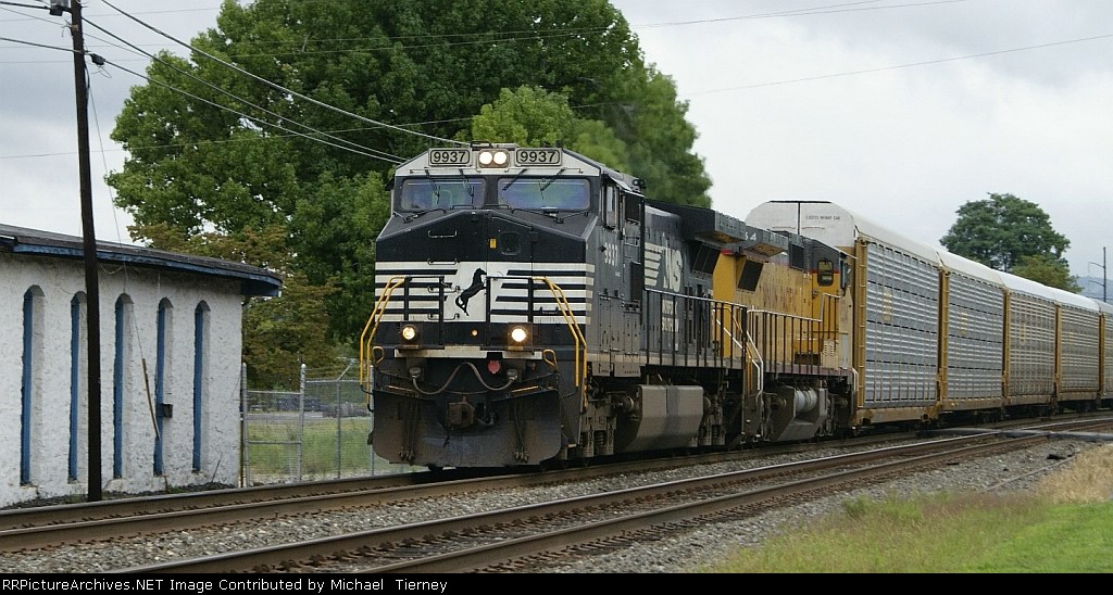 NS 11J with NS C40-9W 9937 & UP C41-8W at Macungie PA